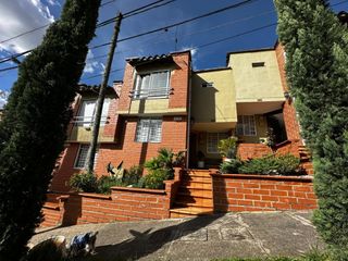 Casas en Arriendo en Loma del Barro, Envigado, con balcón | PROPERATI