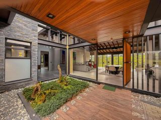 74 Casas en Arriendo en Envigado, Antioquia, de 5 habitaciones | PROPERATI