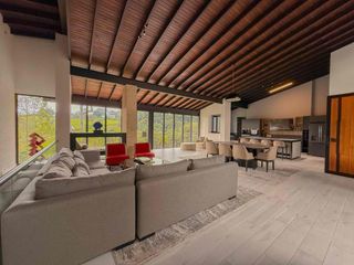 74 Casas en Arriendo en Envigado, Antioquia, de 5 habitaciones | PROPERATI